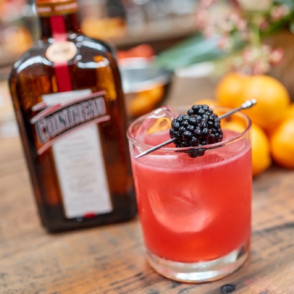 Cointreau Orange Liqueur, French Liqueur | Total Wine & More