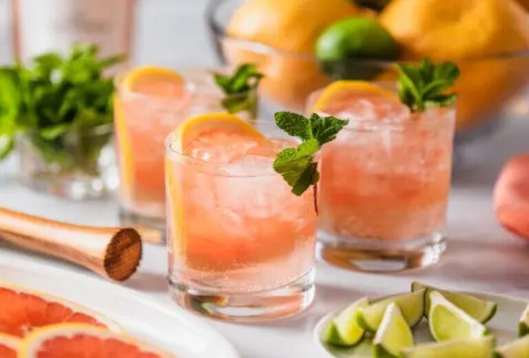 Rosé Mojito Cocktail Recipe | Total Wine & More