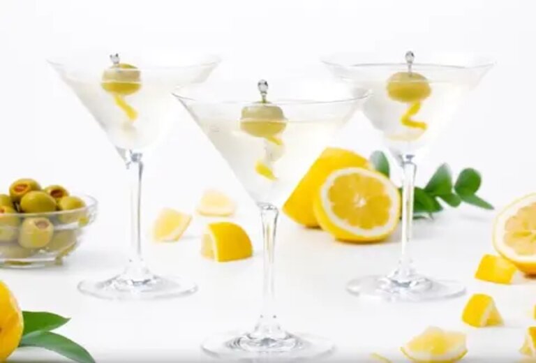 Vodka Martini Cocktail Recipe | Total Wine & More