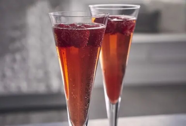 Bubbly Berry Cocktail Recipe | Total Wine & More