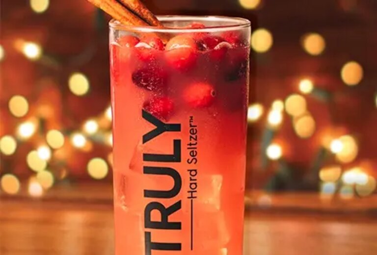 Cinnaberry Seltzer Splash Cocktail Recipe | Total Wine & More