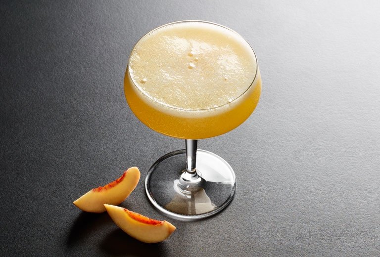 Bellini Cocktail Recipe | Total Wine & More