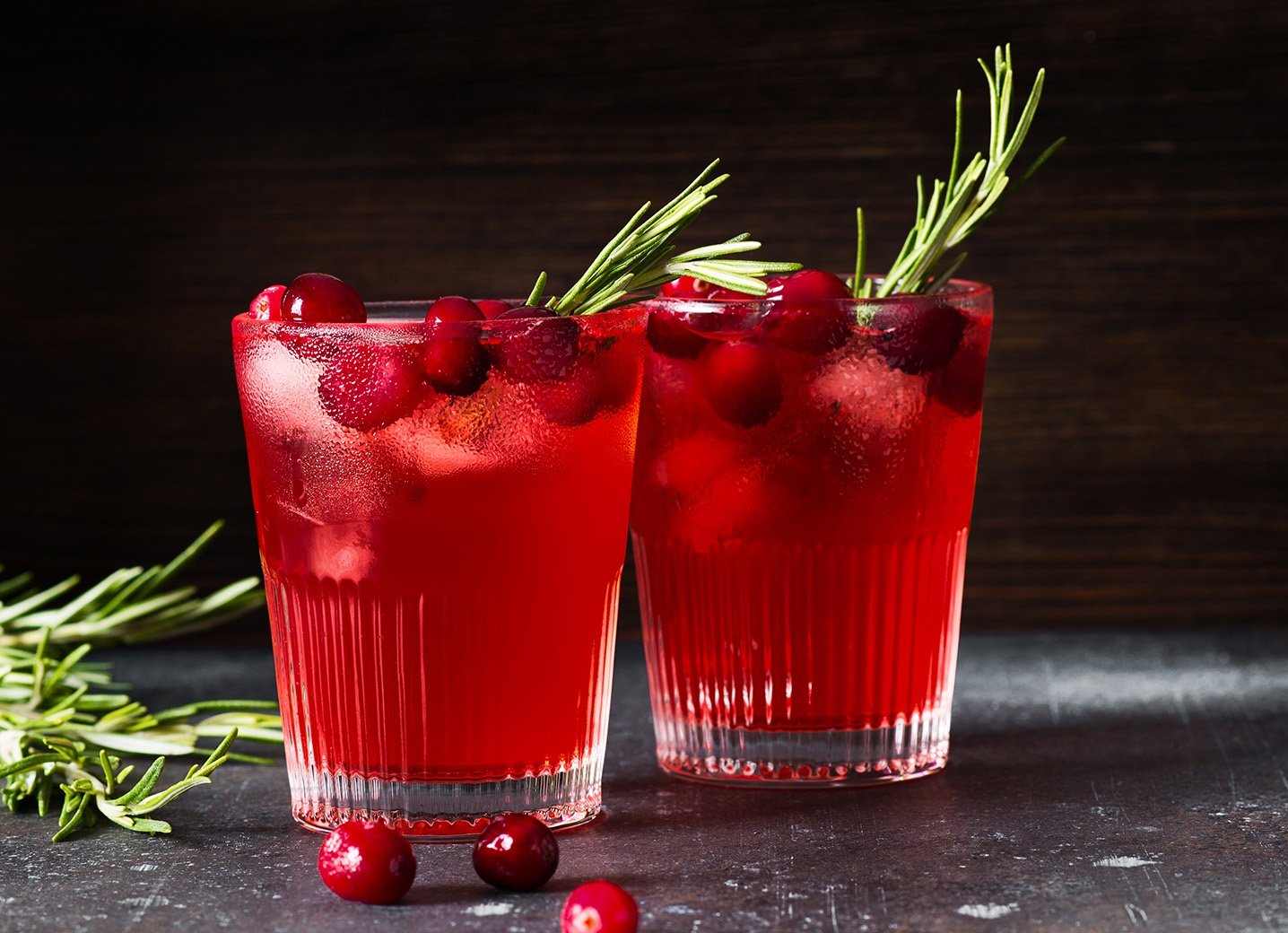 Non-Alcoholic Holiday G&T Cocktail Recipe | Total Wine & More